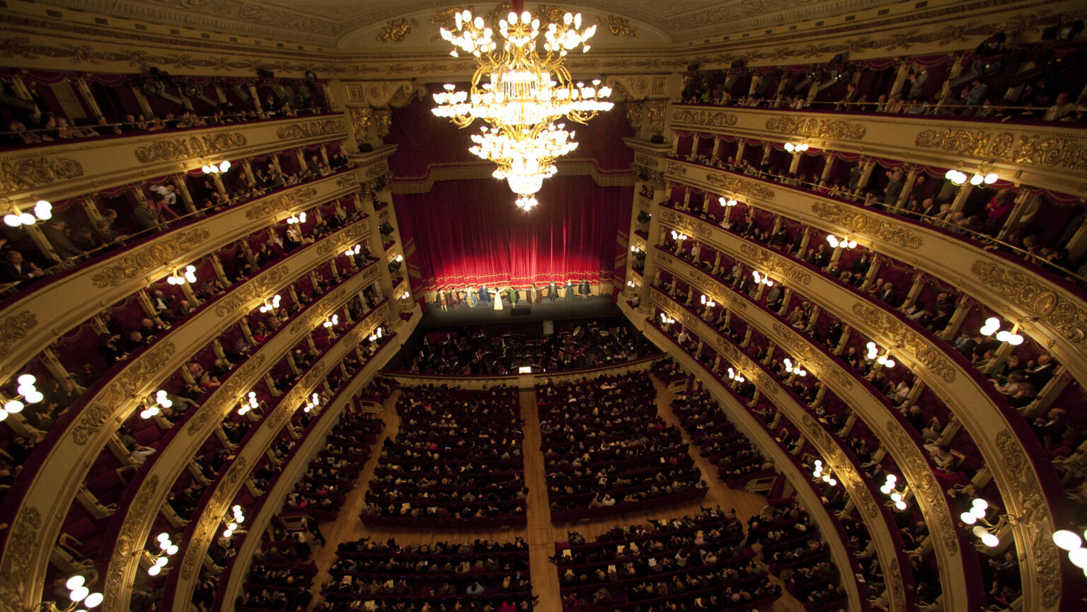 Teatro alla Scala - L'opera seria Broadcast & Live Chat - Parterre Box